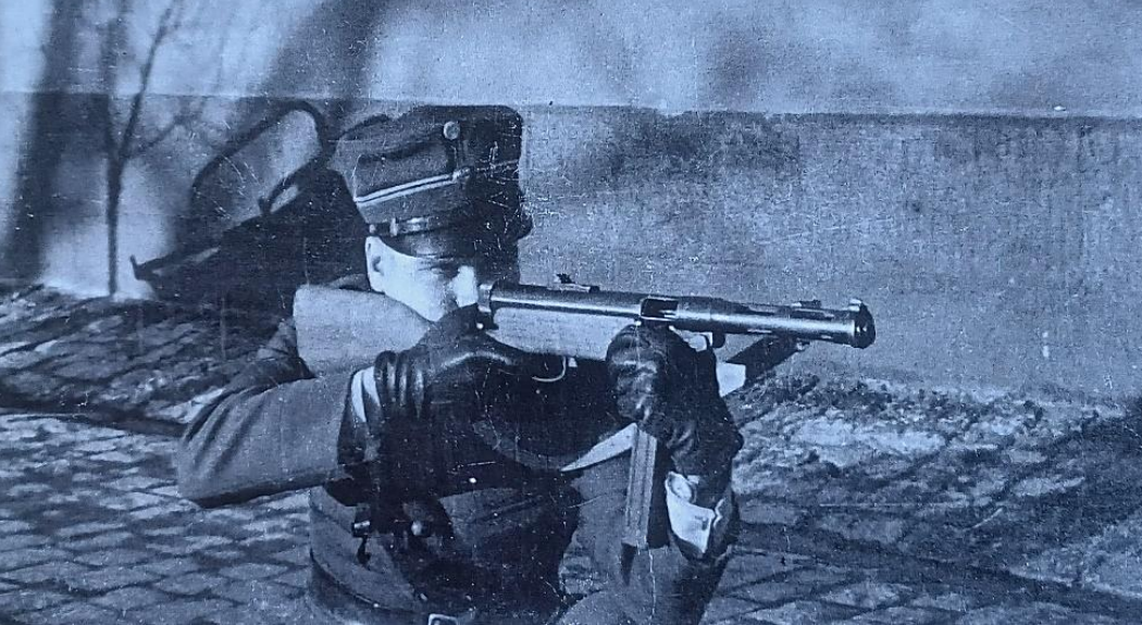 Historical Weapons Hub | Suomi KP-31 Submachine Gun