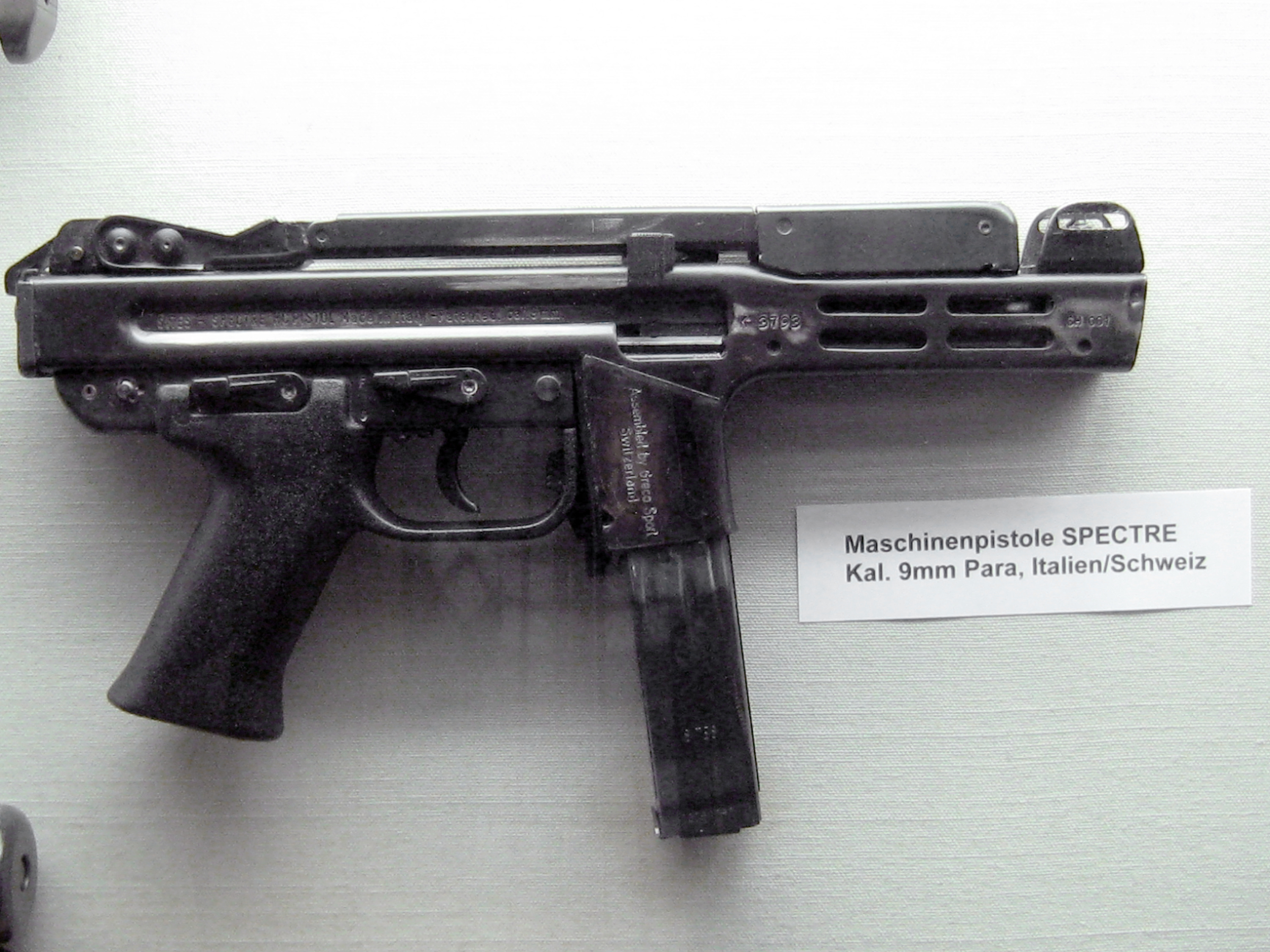 Spectre M4 Submachine Gun