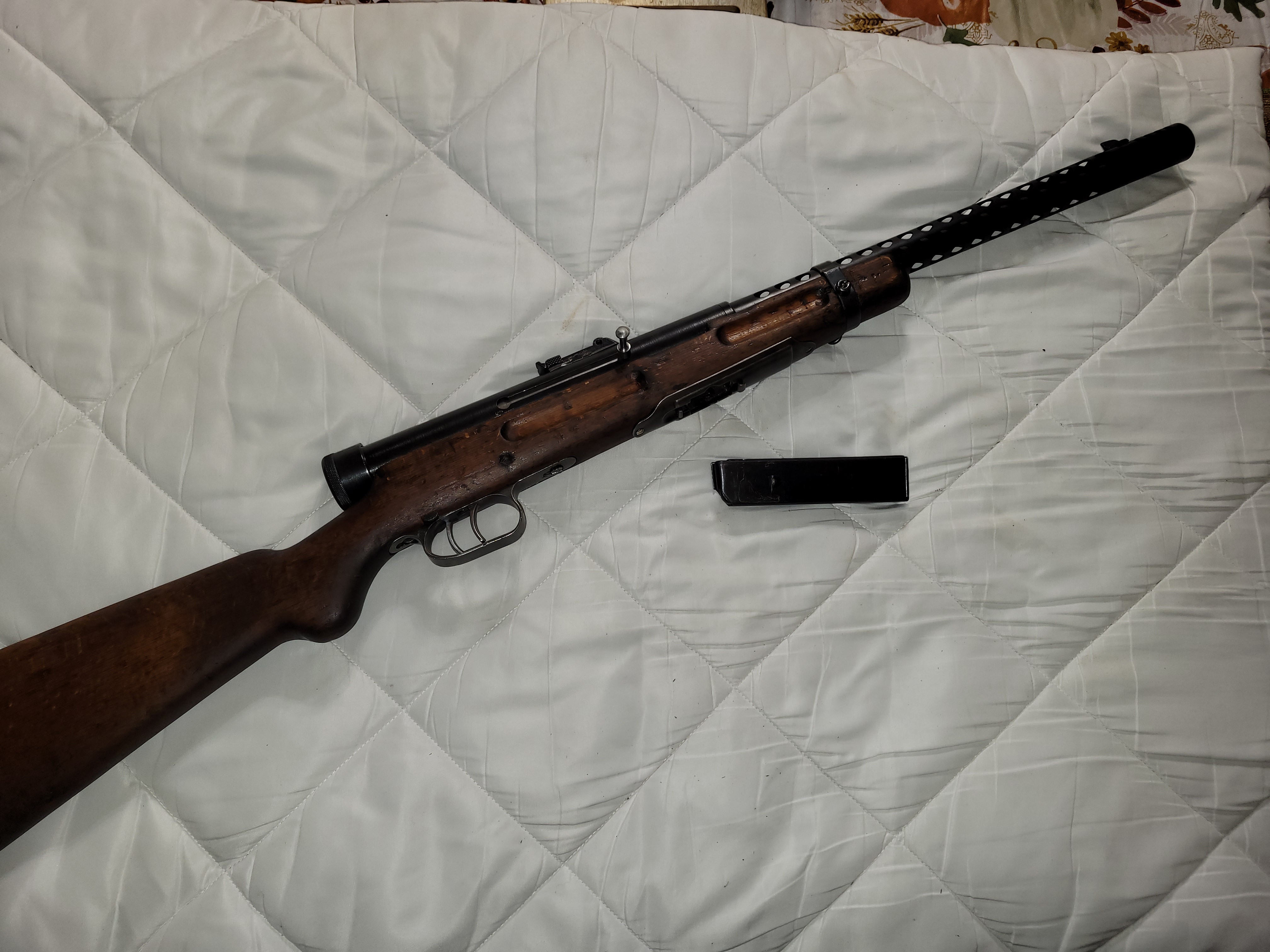 Historical Weapons Hub | Beretta M38 Submachine Gun