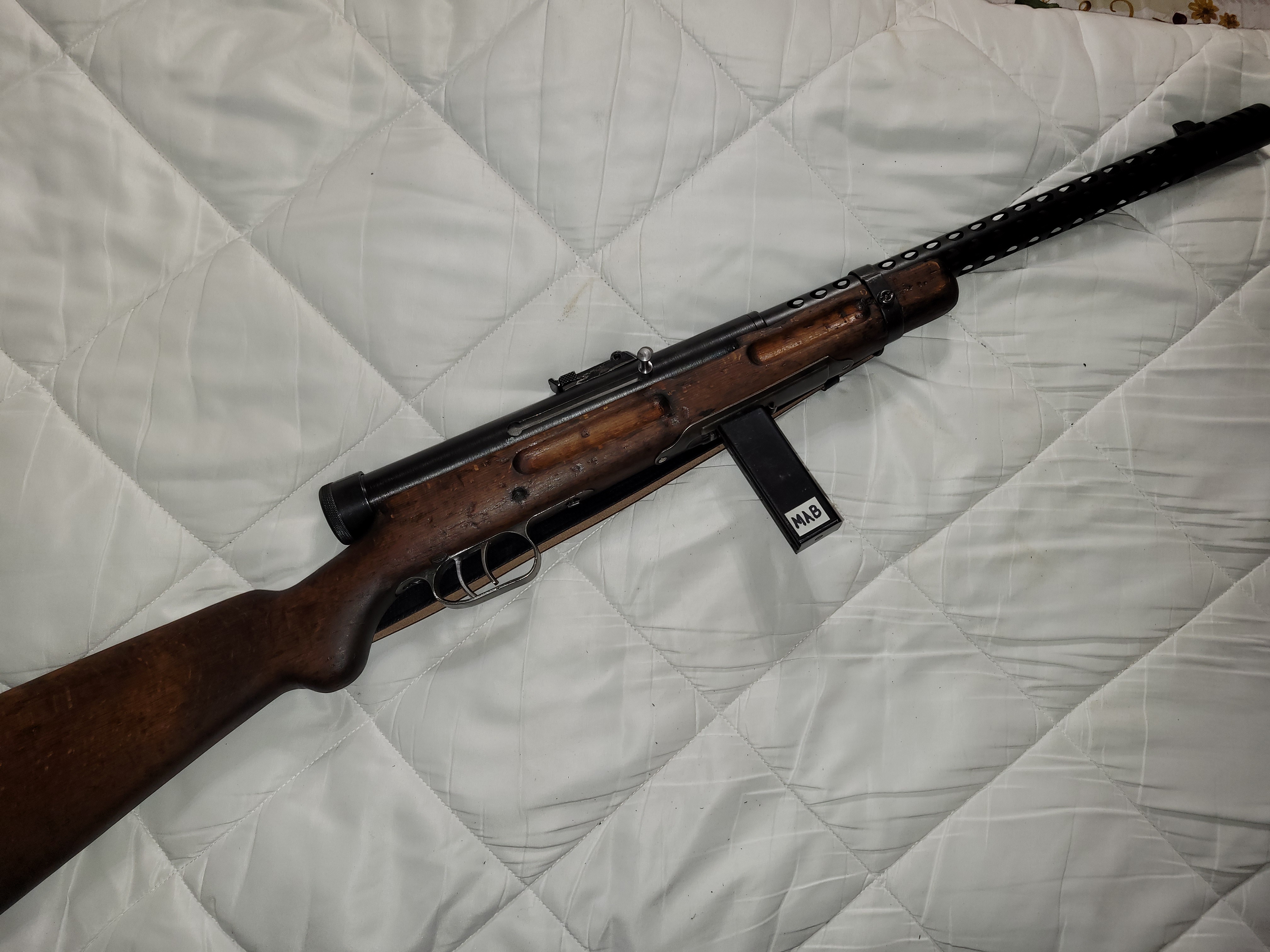 Historical Weapons Hub | Beretta M38 Submachine Gun